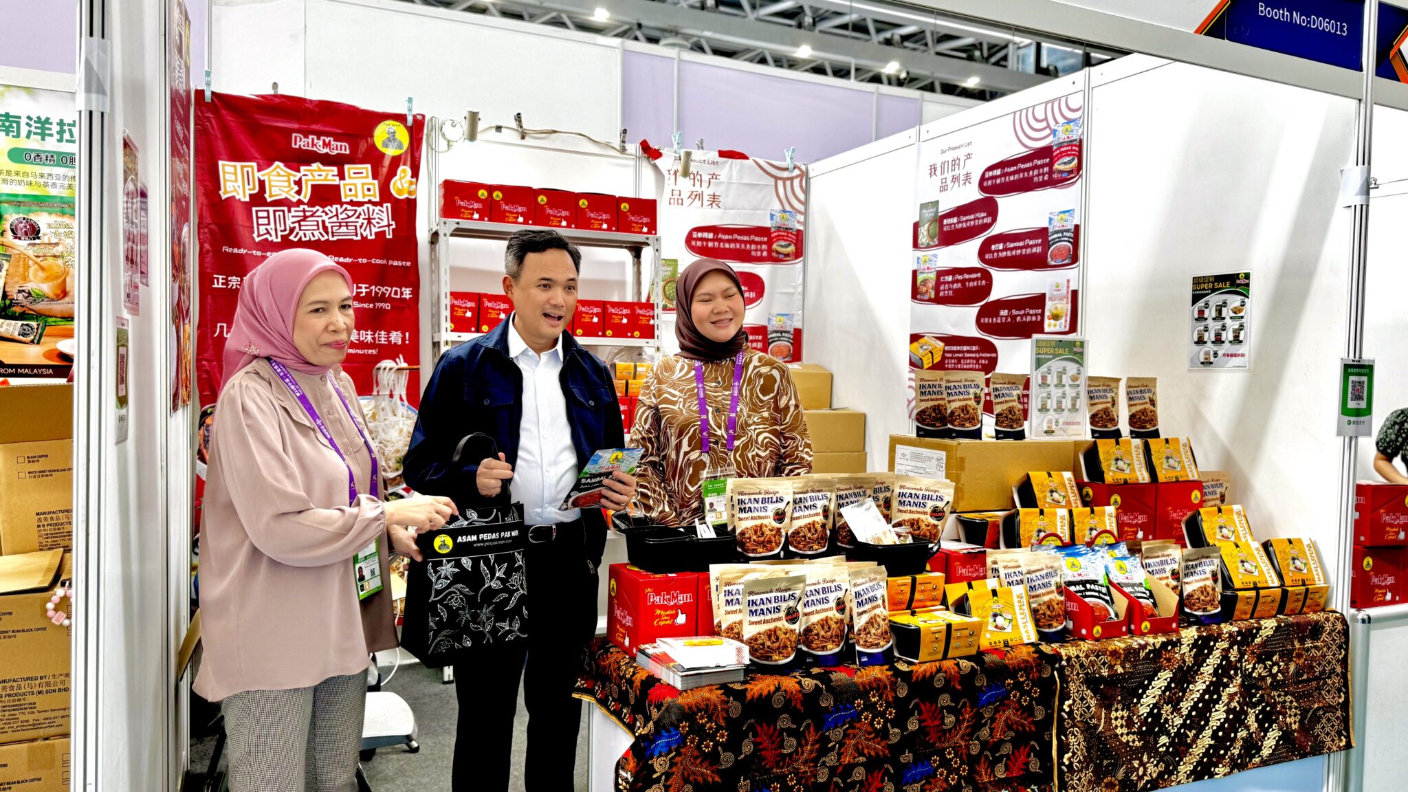 Official Opening of Malaysian Entrepreneurs Booths under KUSKOP at CAEXPO 2025 – HQC Commerce